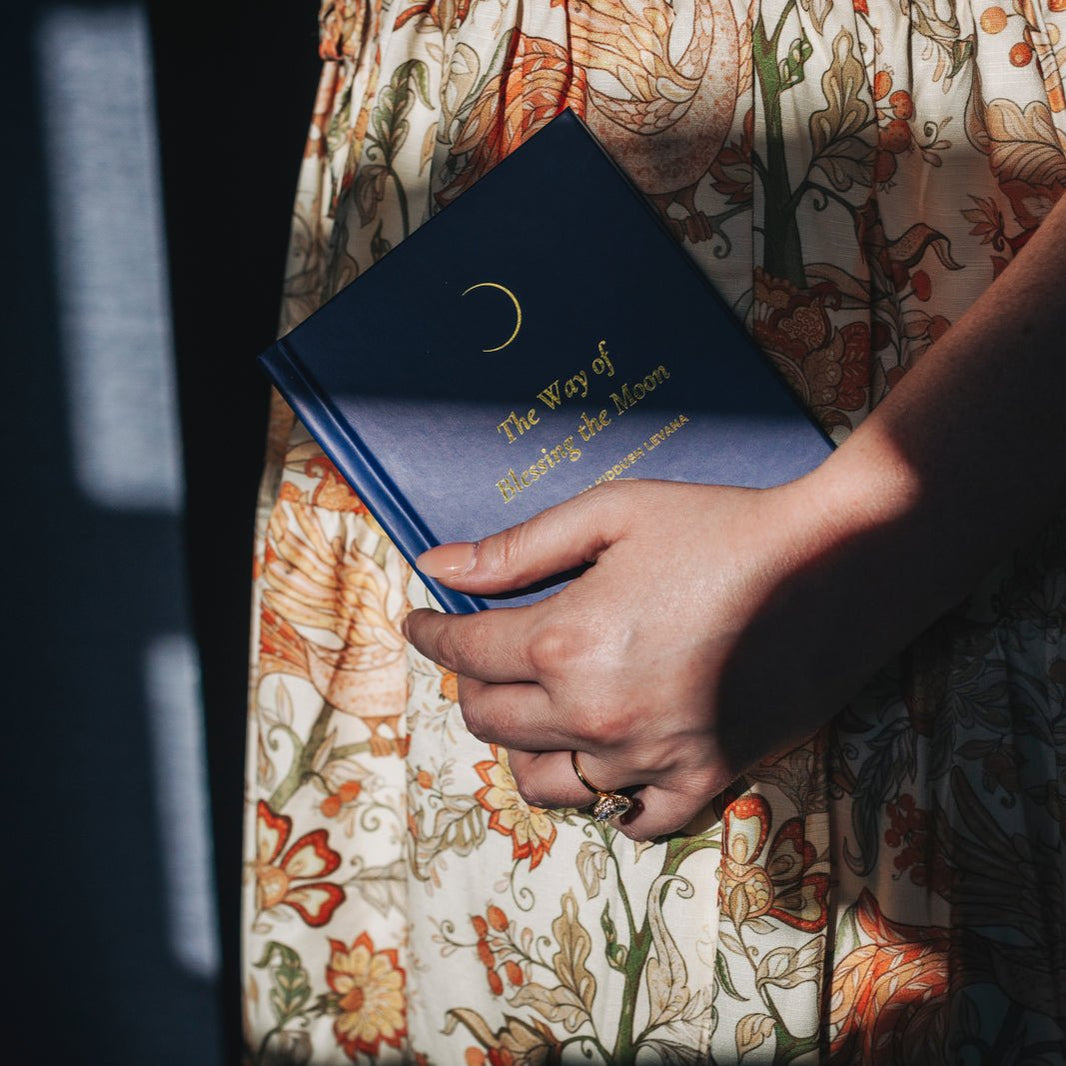 The Way of Blessing the Moon: A Modern Kiddush Levana – At The Well